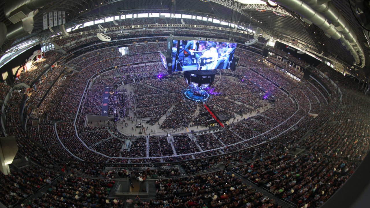 Mediakwest - L-ACOUSTICS K1/K2 Covers Record Crowd at George Strait’s ...