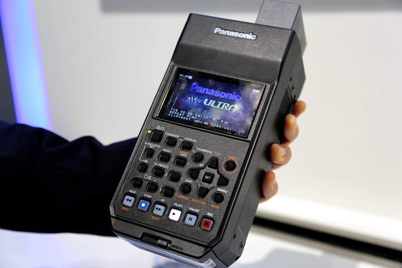 Mediakwest - L’AJ-PG50 : Un recorder/player Panasonic pour le terrain